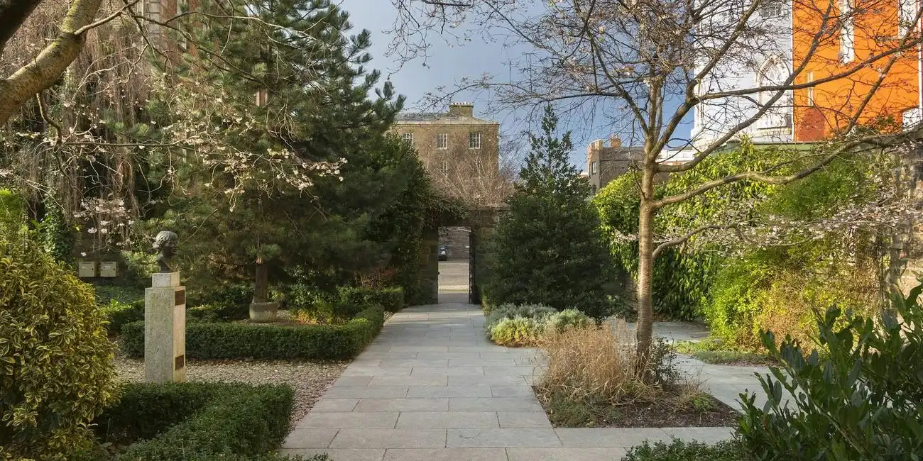 Early Access: Book of Kells & Dublin Castle Tour | Dublin Tickets